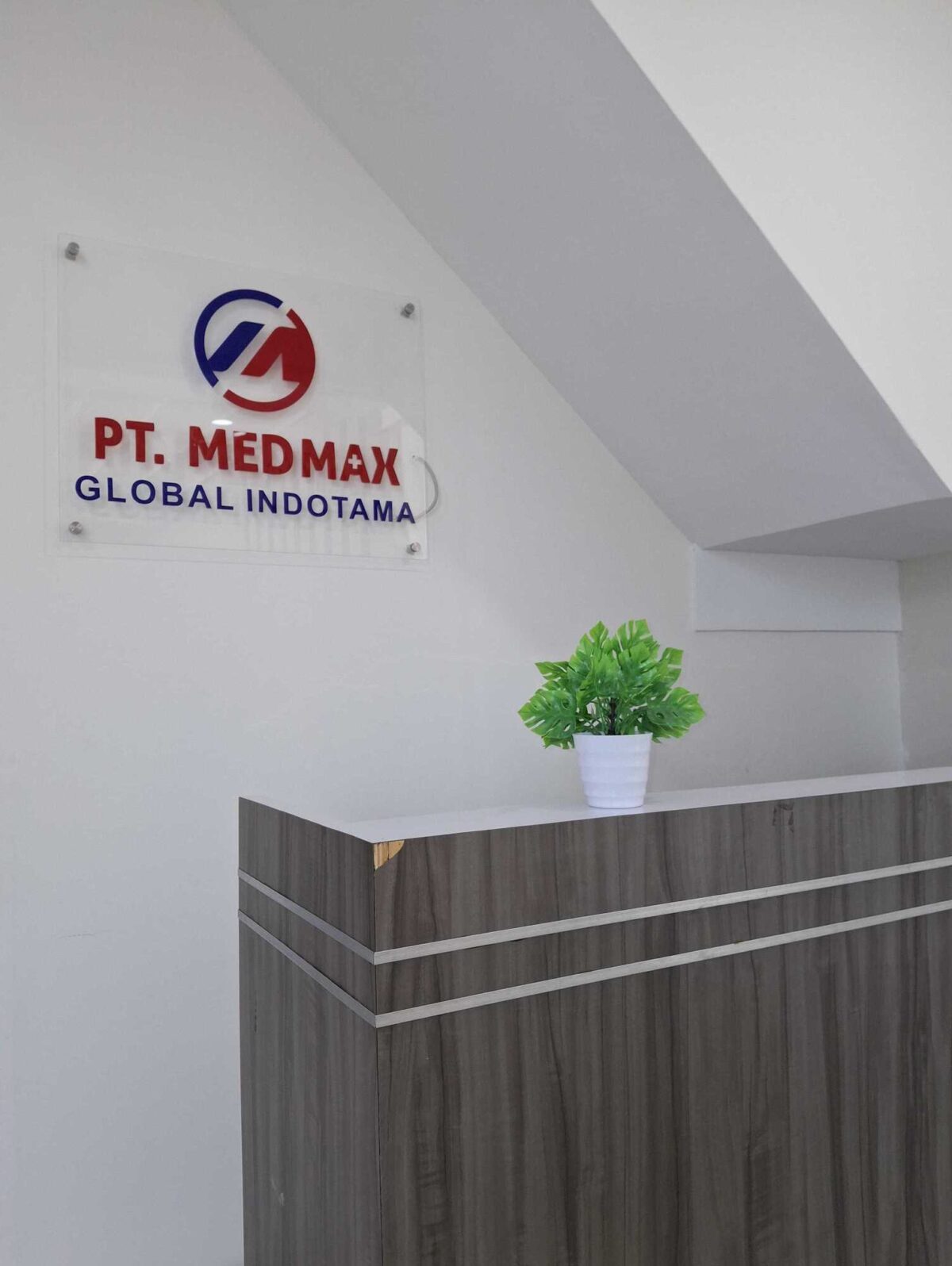 PT. Medmax Global Indotama – Distributor Alat Kesehatan Surabaya